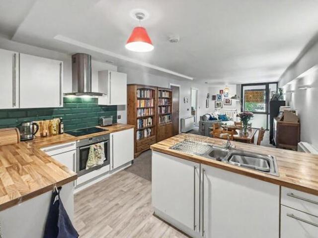2 bedroom flat for sale in Grey Street, Prestwich, M25
