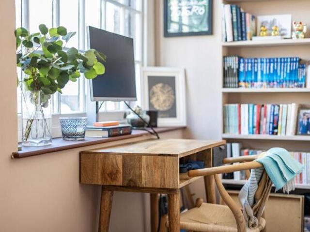 2 bedroom flat for sale in Great Guildford Street, London, SE1