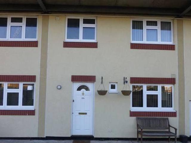 2 bedroom flat for sale in Greenfields Maidenhead SL6