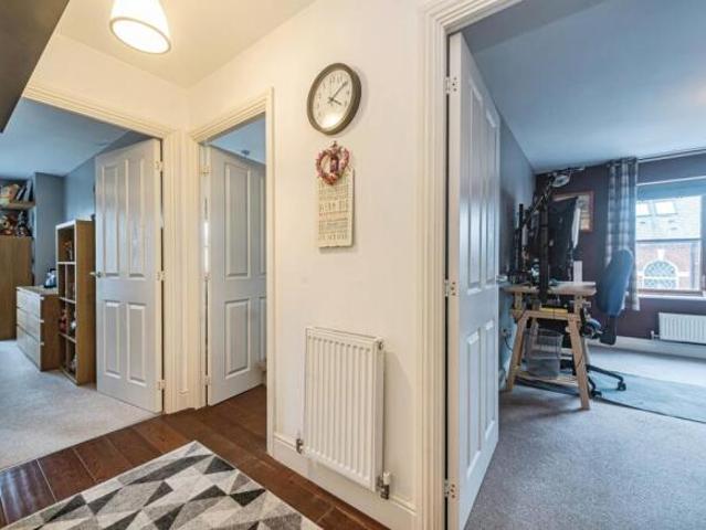 2 bedroom flat for sale in Greenlands Road, Basingstoke, Hampshire, RG24