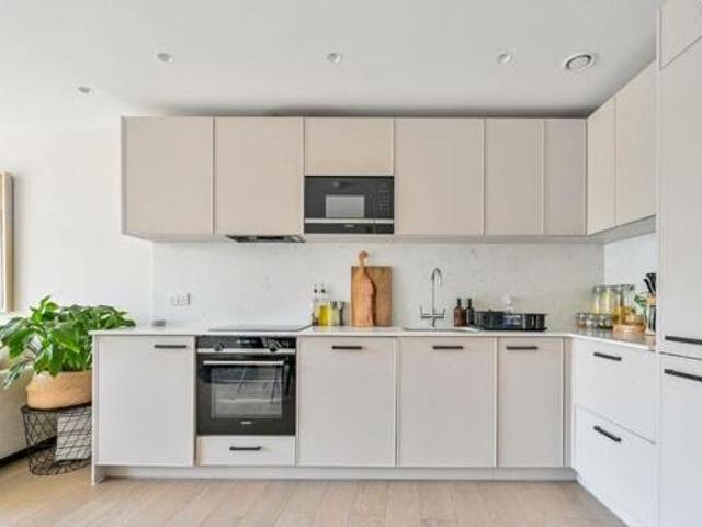 2 Bedroom Flat For Sale In Greenwich, London