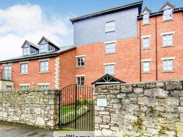 2 bedroom flat for sale in Gweld Mynydd Ruthin LL15
