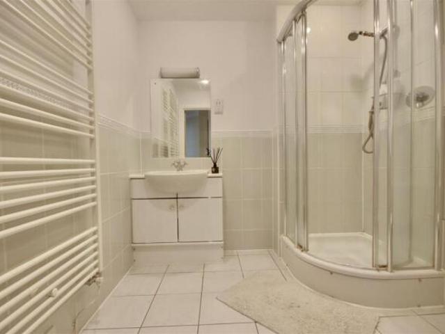 2 bedroom flat for sale in Gunwharf Quays, Portsmouth, PO1