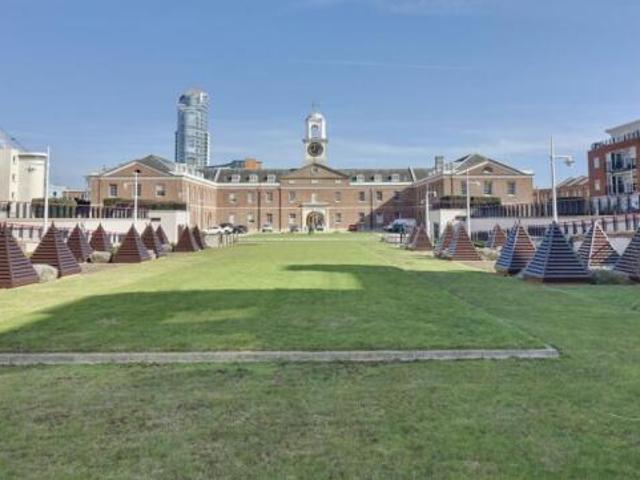 2 bedroom flat for sale in Gunwharf Quays, Portsmouth, PO1
