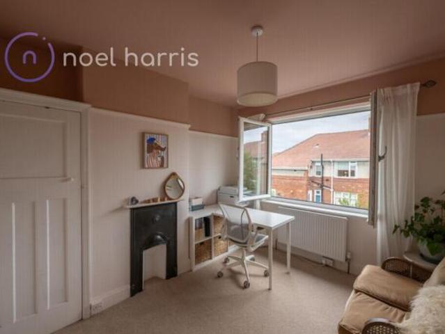 2 bedroom flat for sale in Guelder Road, High Heaton, NE7