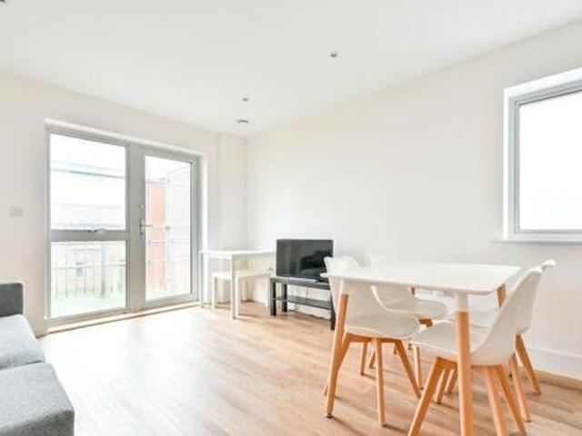 2 Bedroom Flat For Sale In Guildford