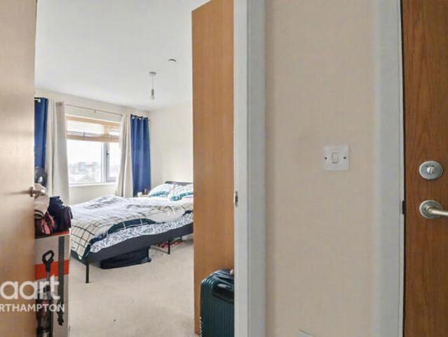 2 bedroom flat for sale in Guildhall Road, Northampton, NN1