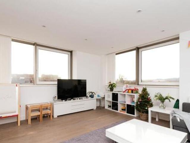 2 Bedroom Flat For Sale In Hamilton Street, Cardiff