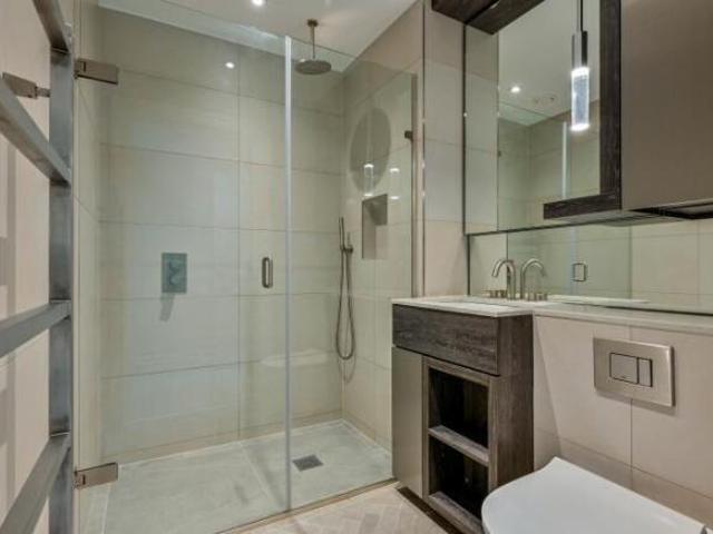 2 bedroom flat for sale in Hamond Court, Queenshurst Square, Kingston Upon Thames, KT2