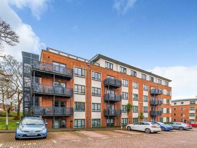 2 Bedroom Flat For Sale In Hampshire