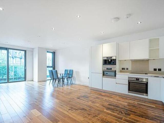 2 Bedroom Flat For Sale In Hampstead, London