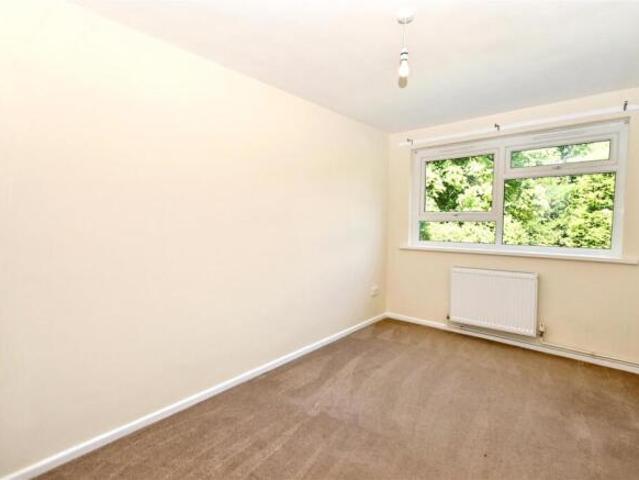 2 bedroom flat for sale in Hamsey Close, Eastbourne, BN20