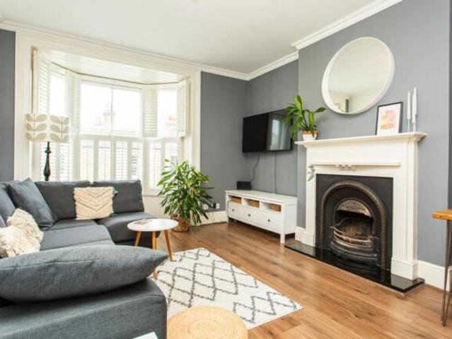 2 bedroom flat for sale in Hanover Street, Herne Bay, Kent, CT6