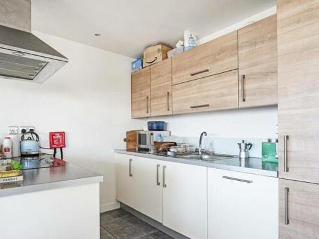 2 Bedroom Flat For Sale In Hackney, London