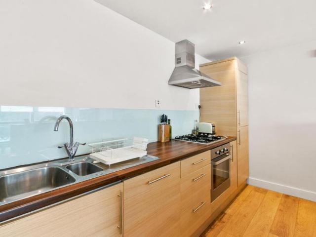 2 bedroom flat for sale in Haggs Gate, Pollokshaws, G41