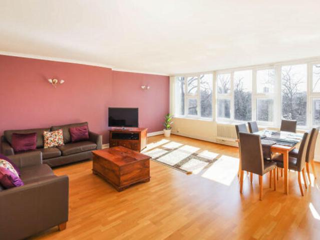 2 bedroom flat for sale in Haldane Terrace, Jesmond, Newcastle Upon Tyne, NE2