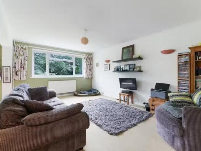 2 bedroom flat for sale in Haling Park Road, South Croydon, CR2