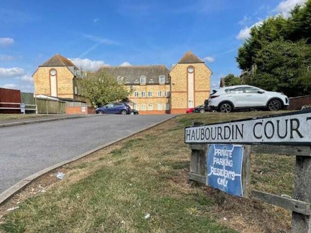 2 Bedroom Flat For Sale In Halstead, Essex