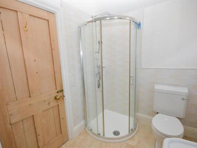 2 bedroom flat for sale in Hartfield Road, Eastbourne, BN21
