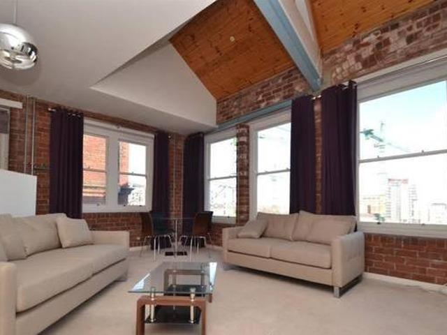 2 bedroom flat for sale in Harewood Street Leeds LS2
