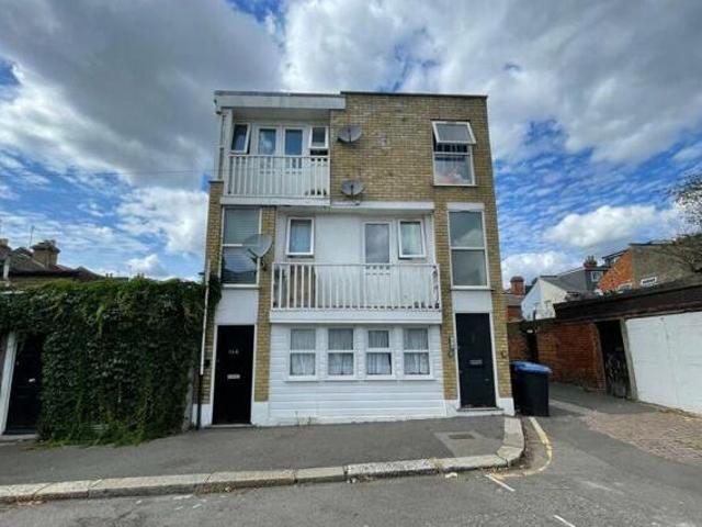 2 Bedroom Flat For Sale In Harlesden, London
