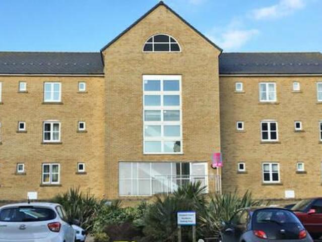 2 bedroom flat for sale in Harriet Place Shorehambysea BN43 5PG BN43