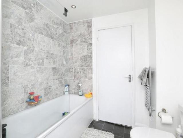 2 bedroom flat for sale in Harris Place, Tovil, Maidstone, Kent, ME15