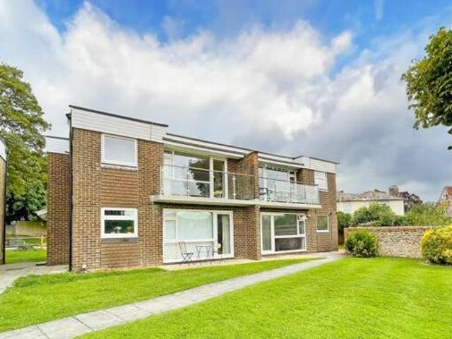 2 Bedroom Flat For Sale In Hassocks, West Sussex