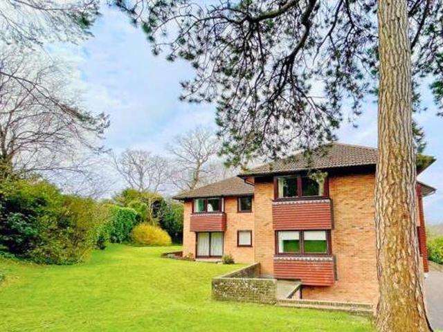 2 Bedroom Flat For Sale In Hassocks, West Sussex