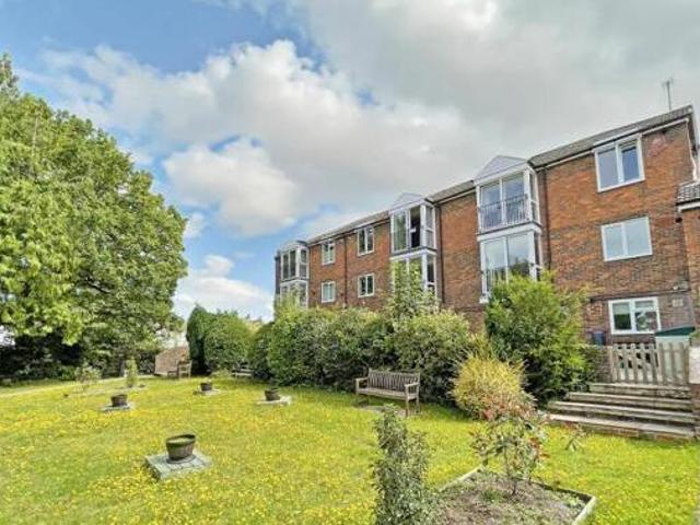 2 Bedroom Flat For Sale In Hassocks, West Sussex