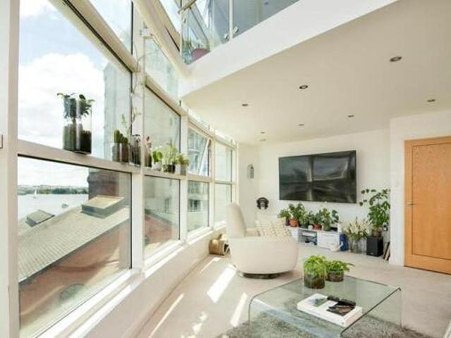 2 Bedroom Flat For Sale In Havannah Street, Cardiff