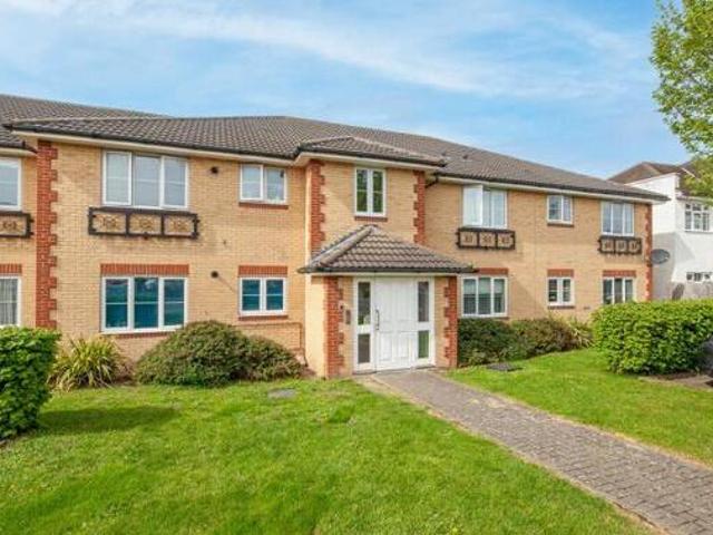 2 Bedroom Flat For Sale In Hawthorn Court Herent Drive