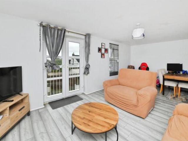 2 bedroom flat for sale in Hawkers Lane, Plymouth, PL3
