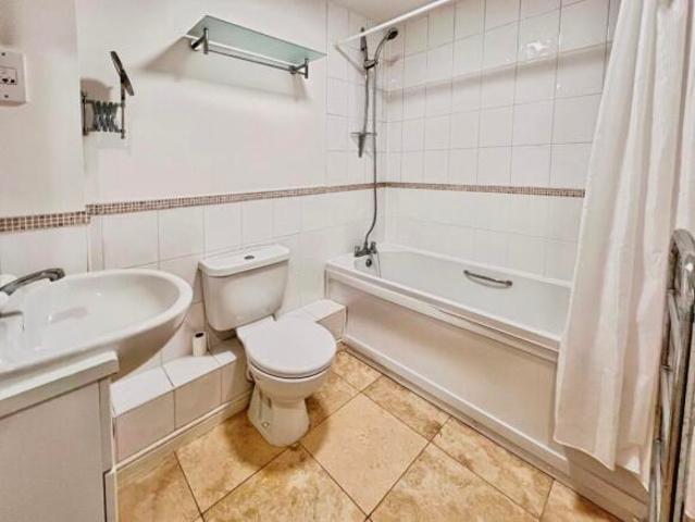 2 bedroom flat for sale in Hawkeswood Road, Southampton, SO18