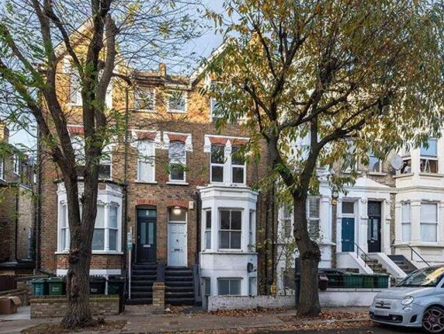 2 bedroom flat for sale in Hemstal Road, West Hampstead, London, NW6