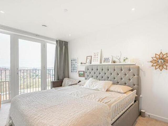 2 Bedroom Flat For Sale In Hendon, London