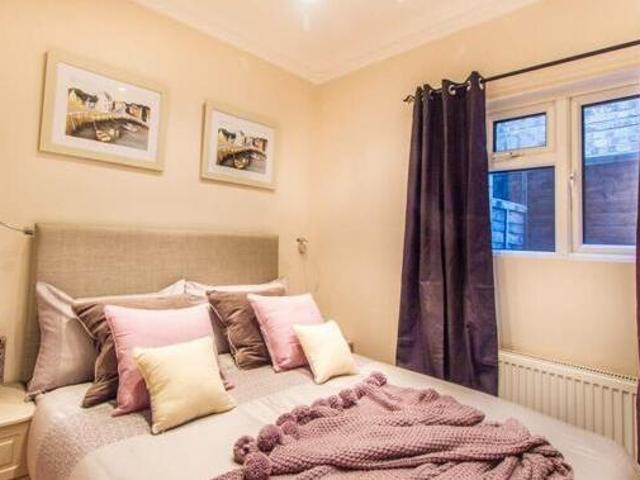 2 Bedroom Flat For Sale In Hendon, London