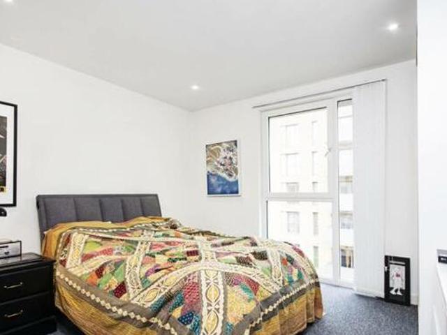 2 Bedroom Flat For Sale In Hendon, London