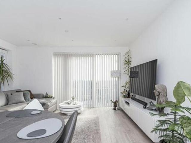 2 Bedroom Flat For Sale In Hendon, London