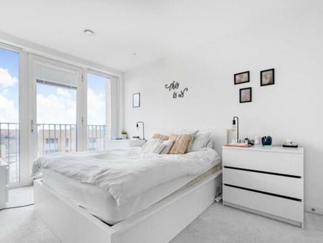 2 Bedroom Flat For Sale In Hendon, London
