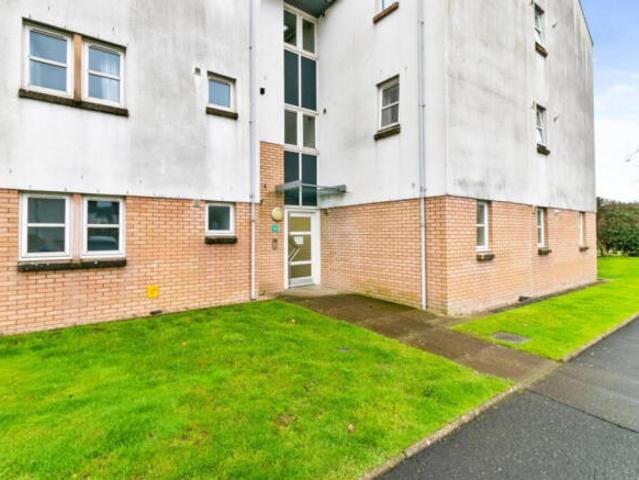 2 bedroom flat for sale in Heather Wynd, Newton Mearns, G77