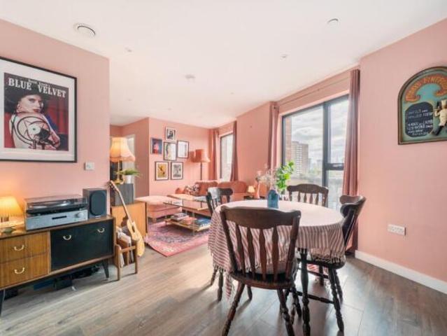 2 bedroom flat for sale in Headwater Point, 2 Dipper Drive, London, Greater London, E3 3YQ, E3