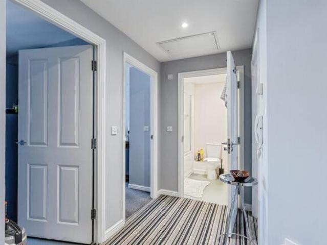2 bedroom flat for sale in Hedgers Close, Ashton, Bristol, BS3