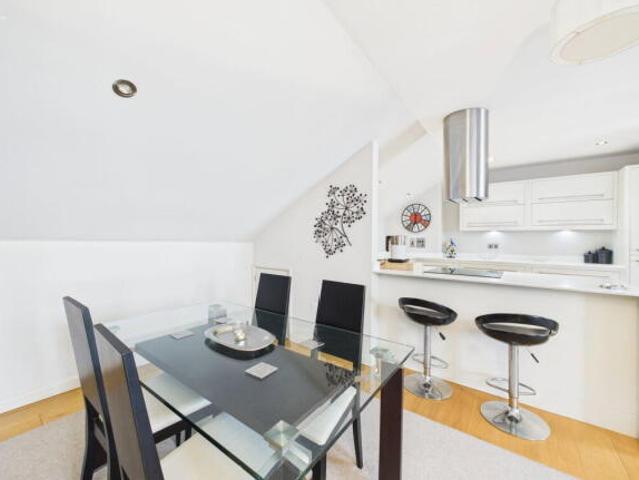 2 bedroom flat for sale in Heene Terrace, Worthing, BN11 3NR, BN11