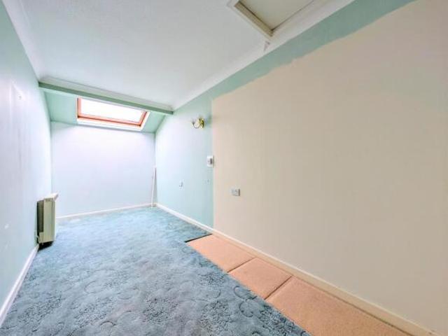 2 bedroom flat for sale in Heene Road, Worthing, BN11
