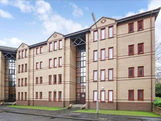 2 bedroom flat for sale in Herbert Street Kelvinbridge Glasgow G20 G20