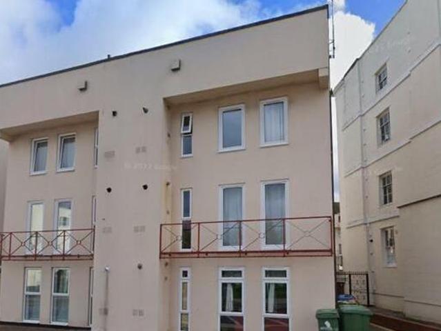 2 Bedroom Flat For Sale In High Street