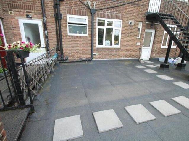 2 bedroom flat for sale in High Street, Beckenham, BR3