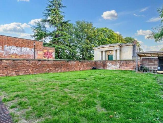 2 bedroom flat for sale in High Street, Cheltenham Town Centre, GL50