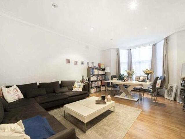 2 Bedroom Flat For Sale In High Street Kensington, London